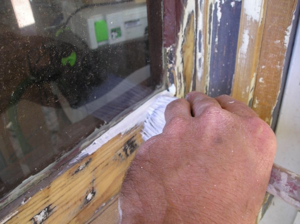 Tips for a Professional Exterior Window Painting Job